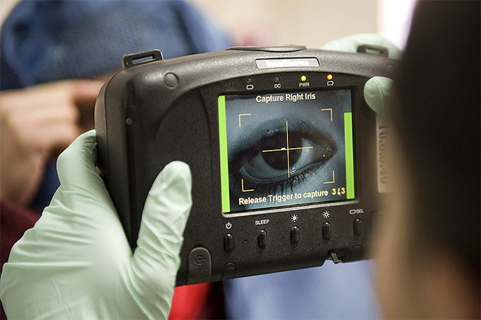 Iris scanners replace fingerprint machines at the airport - KUWAIT UPTO ...